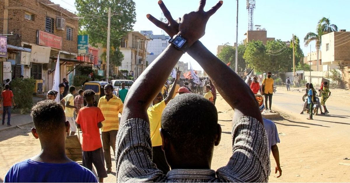 الشرطة السودانية تفرق تظاهرة مطالبة بالحكم المدني